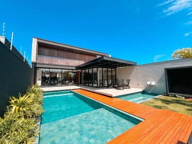 Casa / Sobrado para Venda em Toledo/PR Jardim La Salle 4 Quartos