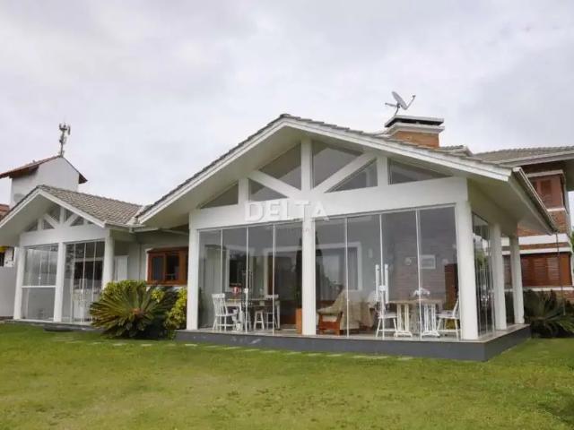 Casa / Sobrado para Venda em Torres/RS Centenário 5 Quartos
