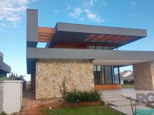 Casa / Sobrado para Venda em Torres/RS Centro 3 Quartos