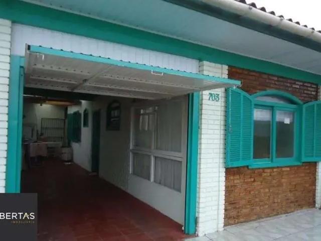 Casa / Sobrado para Venda em Torres/RS Centro 5 Quartos