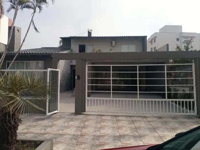 Casa / Sobrado para Venda em Torres/RS Centro 5 Quartos