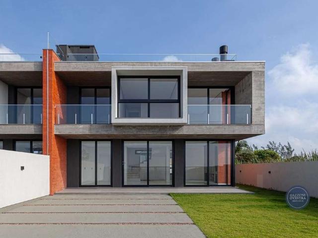 Casa / Sobrado para Venda em Torres/RS Itapeva 3 Quartos