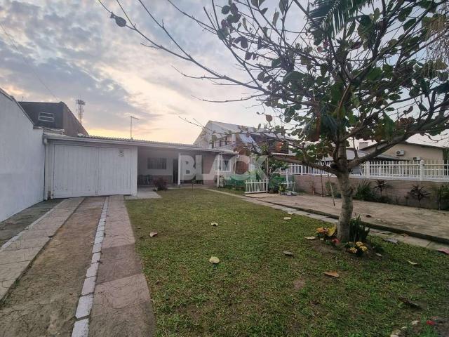 Casa / Sobrado para Venda em Torres/RS Itapeva 4 Quartos