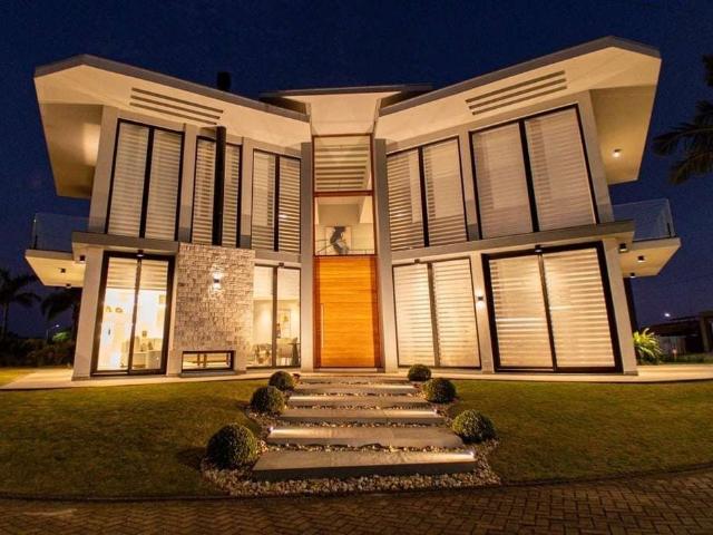 Casa / Sobrado para Venda em Torres/RS Itapeva 5 Quartos