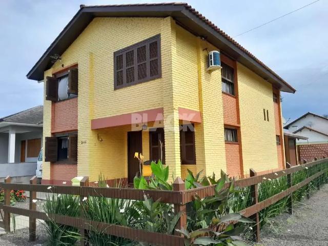 Casa / Sobrado para Venda em Torres/RS Praia Paraíso 3 Quartos