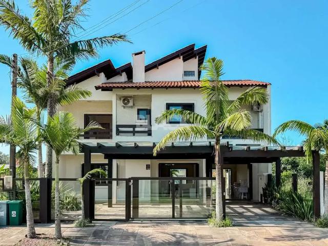 Casa / Sobrado para Venda em Torres/RS Praia Paraíso 4 Quartos