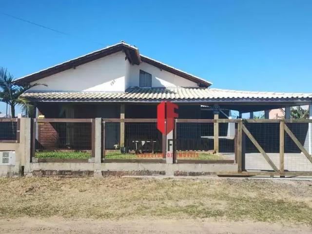 Casa / Sobrado para Venda em Torres/RS Praia Real 3 Quartos