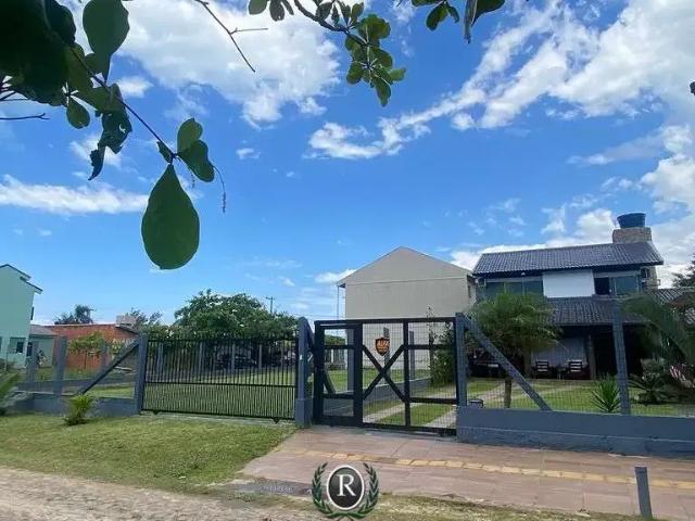 Casa / Sobrado para Venda em Torres/RS Praia Real 4 Quartos