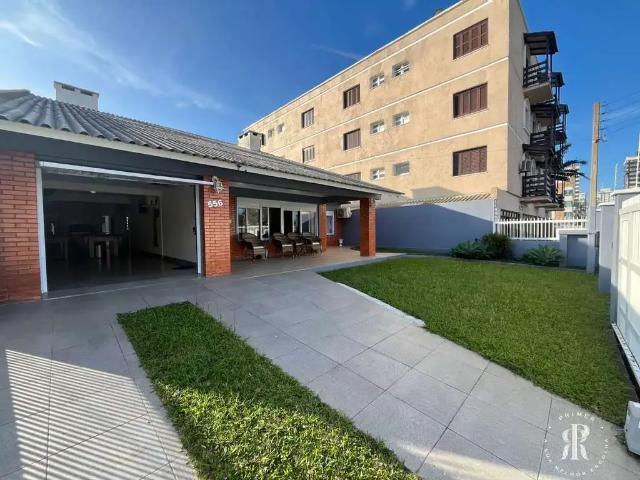Casa / Sobrado para Venda em Tramandaí/RS Zona Nova 4 Quartos