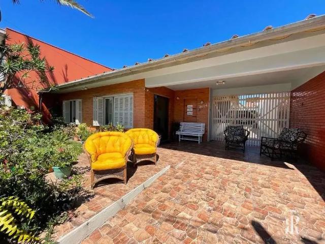 Casa / Sobrado para Venda em Tramandaí/RS Zona Nova 4 Quartos