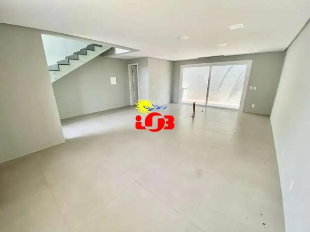 Casa / Sobrado para Venda em Tramandaí/RS Centro 3 Quartos