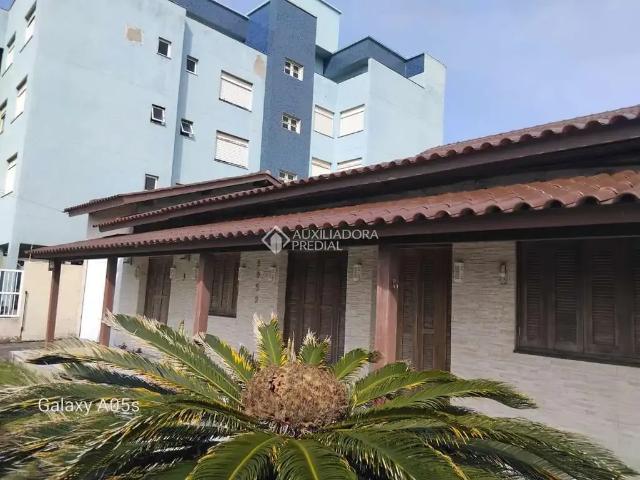 Casa / Sobrado para Venda em Tramandaí/RS Centro 3 Quartos