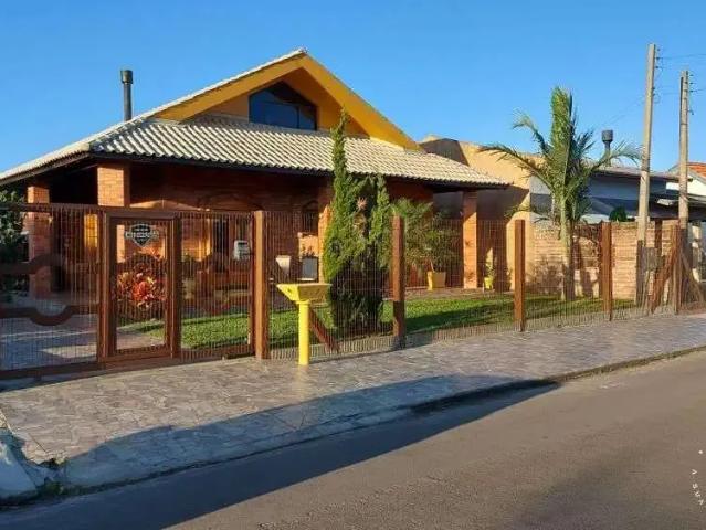 Casa / Sobrado para Venda em Tramandaí/RS Centro 3 Quartos