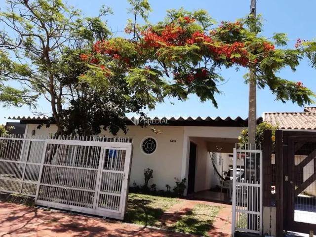 Casa / Sobrado para Venda em Tramandaí/RS Centro 3 Quartos
