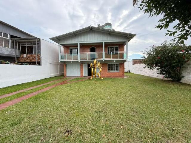 Casa / Sobrado para Venda em Tramandaí/RS Centro 7 Quartos