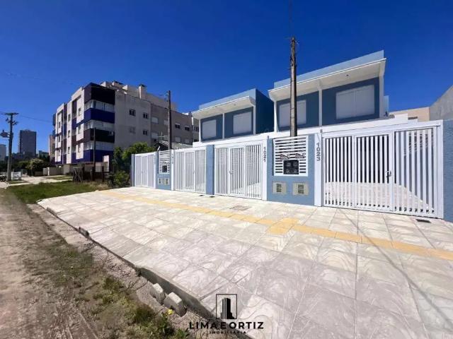 Casa / Sobrado para Venda em Tramandaí/RS Centro 4 Quartos