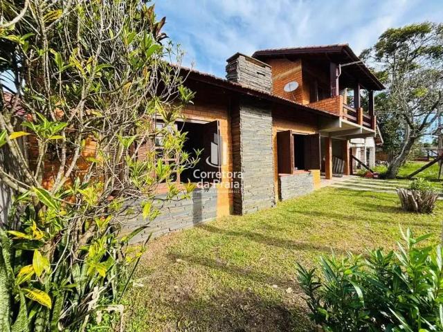 Casa / Sobrado para Venda em Tramandaí/RS Centro 4 Quartos
