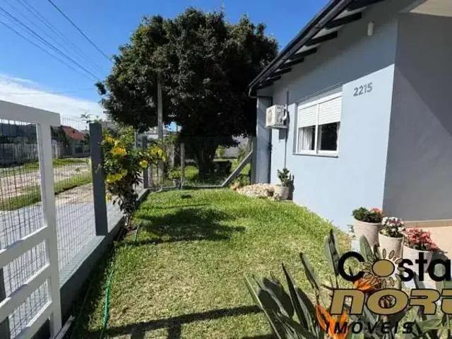Casa / Sobrado para Venda em Tramandaí/RS Centro 4 Quartos