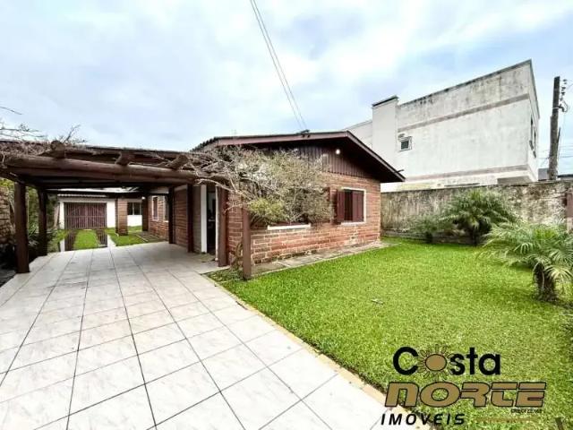 Casa / Sobrado para Venda em Tramandaí/RS Centro 4 Quartos