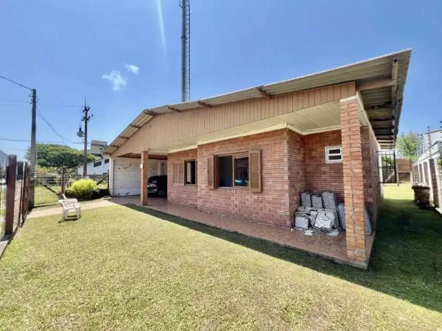 Casa / Sobrado para Venda em Tramandaí/RS Centro 4 Quartos