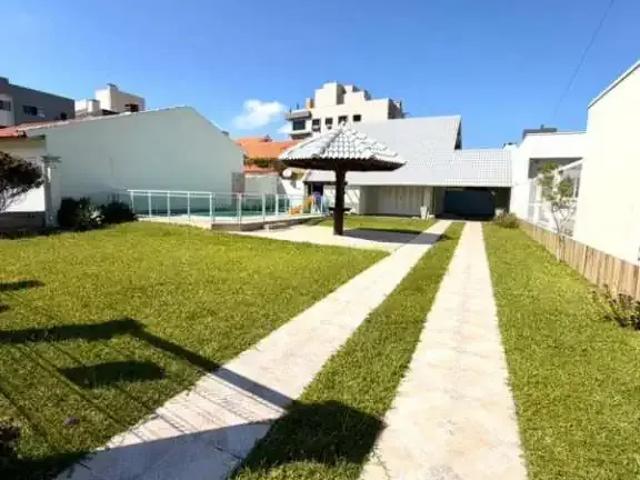 Casa / Sobrado para Venda em Tramandaí/RS Centro 4 Quartos