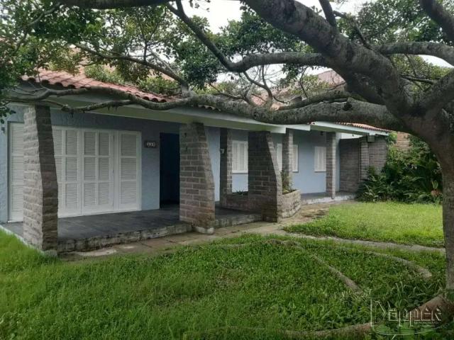 Casa / Sobrado para Venda em Tramandaí/RS Centro 4 Quartos