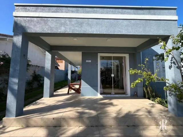 Casa / Sobrado para Venda em Tramandaí/RS Centro 4 Quartos