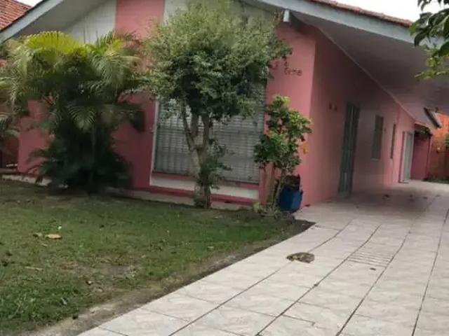 Casa / Sobrado para Venda em Tramandaí/RS Centro 4 Quartos
