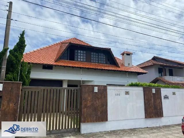 Casa / Sobrado para Venda em Tramandaí/RS Centro 4 Quartos
