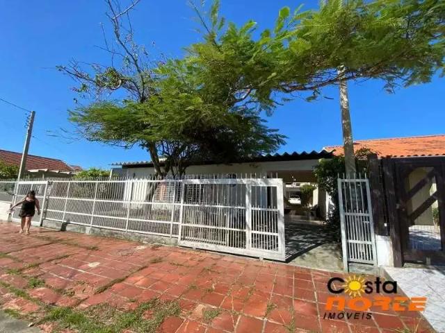 Casa / Sobrado para Venda em Tramandaí/RS Centro 5 Quartos
