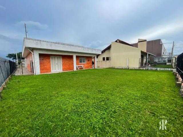 Casa / Sobrado para Venda em Tramandaí/RS Centro 5 Quartos