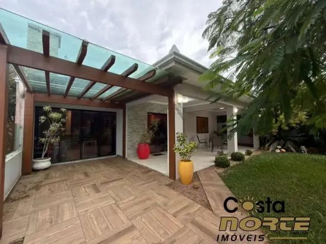 Casa / Sobrado para Venda em Tramandaí/RS Centro 5 Quartos