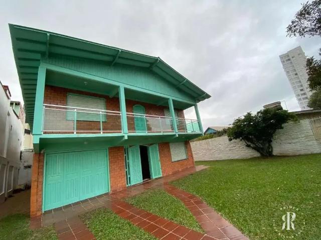 Casa / Sobrado para Venda em Tramandaí/RS Centro 6 Quartos