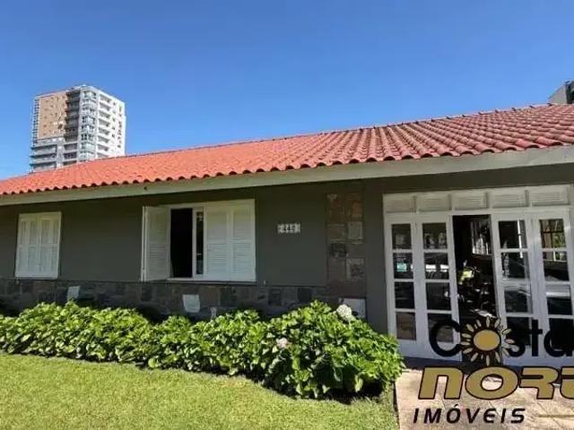 Casa / Sobrado para Venda em Tramandaí/RS Centro 6 Quartos