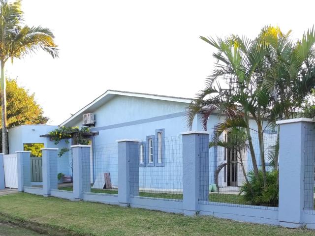 Casa / Sobrado para Venda em Tramandaí/RS Nova Tramandaí 4 Quartos