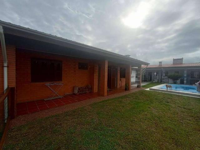 Casa / Sobrado para Venda em Tramandaí/RS Oásis do Sul 3 Quartos