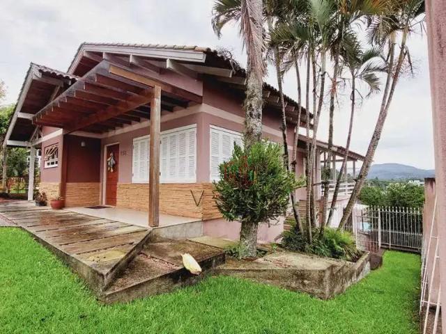 Casa / Sobrado para Venda em Três Coroas/RS Centro 3 Quartos