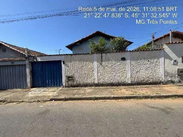 Casa / Sobrado para Venda em Três Pontas/MG Alcides Mesquita 2 Quartos