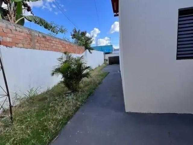 Casa / Sobrado para Venda em Trindade/GO Jardim Floresta 3 Quartos