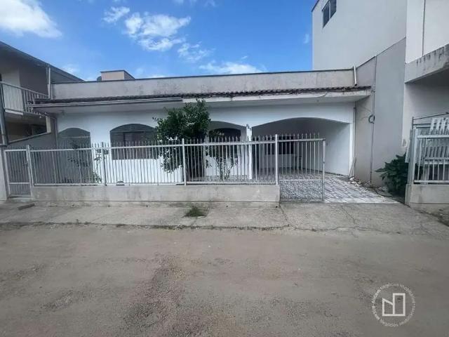 Casa / Sobrado para Venda em Tubarão/SC Centro 4 Quartos