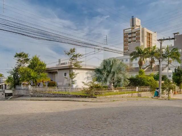 Casa / Sobrado para Venda em Tubarão/SC Centro 4 Quartos