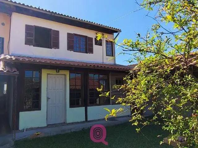 Casa / Sobrado para Venda em Tubarão/SC Humaitá 4 Quartos