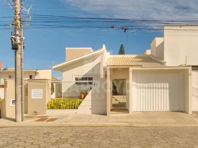 Casa / Sobrado para Venda em Tubarão/SC Oficinas 3 Quartos
