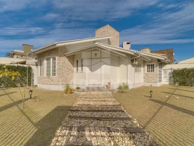 Casa / Sobrado para Venda em Tubarão/SC Oficinas 3 Quartos