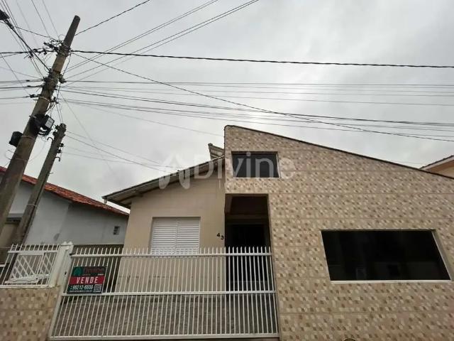 Casa / Sobrado para Venda em Tubarão/SC Oficinas 3 Quartos