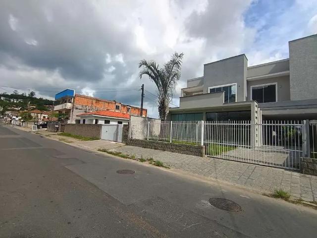 Casa / Sobrado para Venda em Tubarão/SC Oficinas 4 Quartos