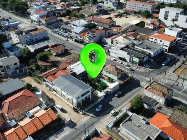 Casa / Sobrado para Venda em Tubarão/SC Oficinas 4 Quartos
