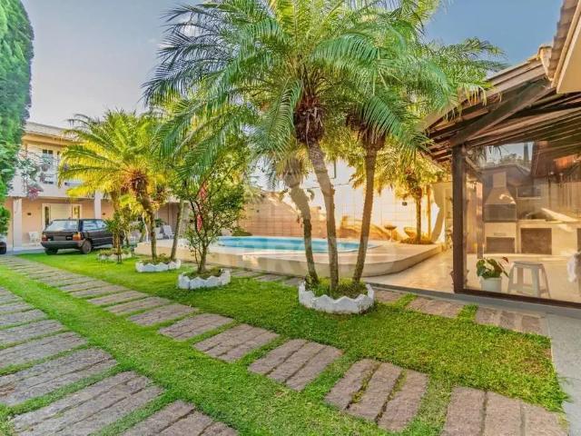 Casa / Sobrado para Venda em Tubarão/SC Oficinas 4 Quartos