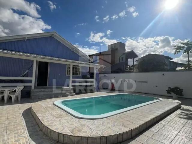 Casa / Sobrado para Venda em Tubarão/SC Oficinas 4 Quartos