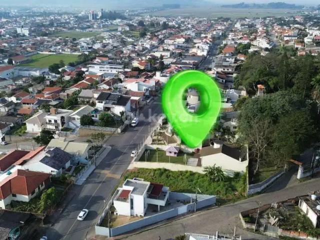 Casa / Sobrado para Venda em Tubarão/SC Oficinas 5 Quartos